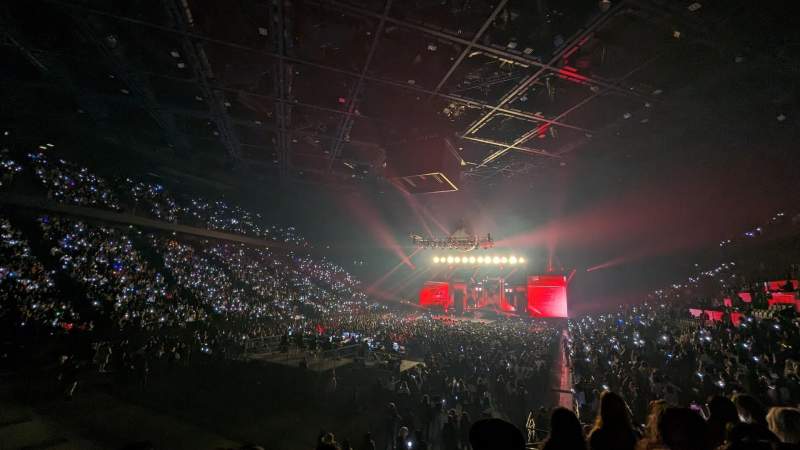Accor Arena, bloc Gradin B, rangée 18, page 1